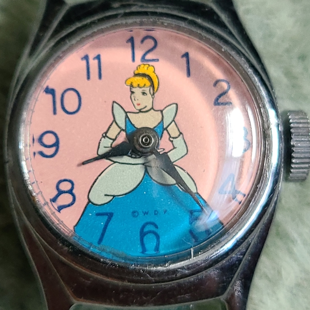 1960s Timex Cinderella Wrist Watch - Gem